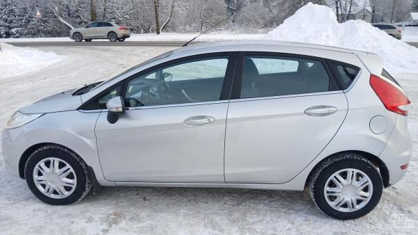 Grey Ford Fiesta 2010 in Radviliskis, with an engine capacity of 1.20 L and mileage of 149 thousand km for 2650 €, photo 4 on AUTOMOTO.COM.LV