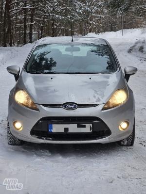Grey Ford Fiesta 2010 in Vilnius, with an engine capacity of 1.40 L and mileage of 245 thousand km for 1600 €, photo 2 on AUTOMOTO.COM.LV