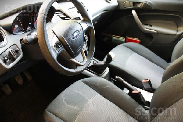 Grey Ford Fiesta 2010 in Jurmala, with an engine capacity of 1.40 L and mileage of 300 thousand km for 1700 €, photo 3 on AUTOMOTO.COM.LV