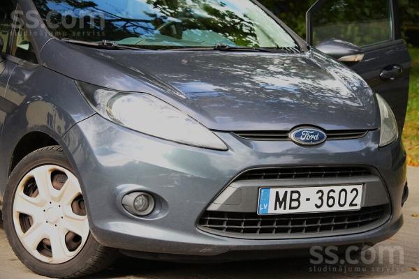 Grey Ford Fiesta 2010 in Jurmala, with an engine capacity of 1.40 L and mileage of 300 thousand km for 1700 €, photo 8 on AUTOMOTO.COM.LV