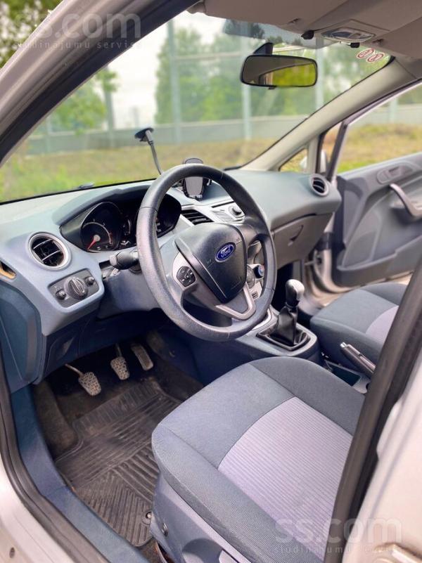 Grey Ford Fiesta 2010 in Riga, with an engine capacity of 1.20 L and mileage of 104 thousand km for 2650 €, photo 3 on AUTOMOTO.COM.LV