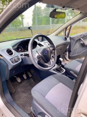 Grey Ford Fiesta 2010 in Riga, with an engine capacity of 1.20 L and mileage of 104 thousand km for 2650 €, photo 4 on AUTOMOTO.COM.LV