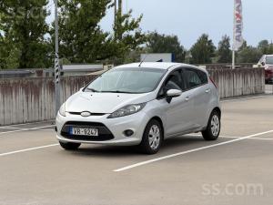 Pelēks Ford Fiesta 2010 Rīga, ar dzinēja tilpumu 1.20 L un nobraukumu 220 tūkst. km par 2000 €, foto  vietnē AUTOMOTO.COM.LV