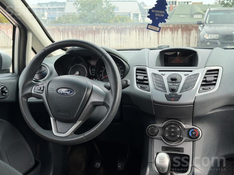 Pelēks Ford Fiesta 2010 Rīga, ar dzinēja tilpumu 1.20 L un nobraukumu 220 tūkst. km par 2000 €, foto 6 vietnē AUTOMOTO.COM.LV