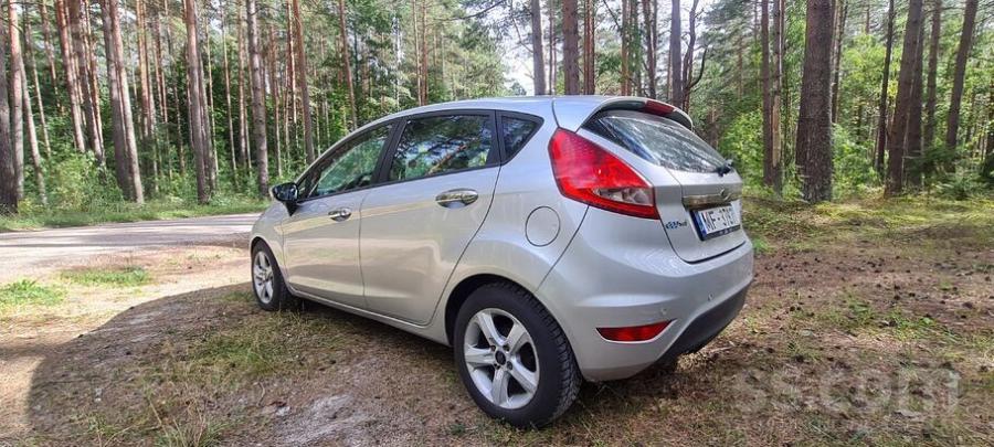 Grey Ford Fiesta 2010 in Riga, with an engine capacity of 1.60 L and mileage of 337 thousand km for 1750 €, photo 4 on AUTOMOTO.COM.LV