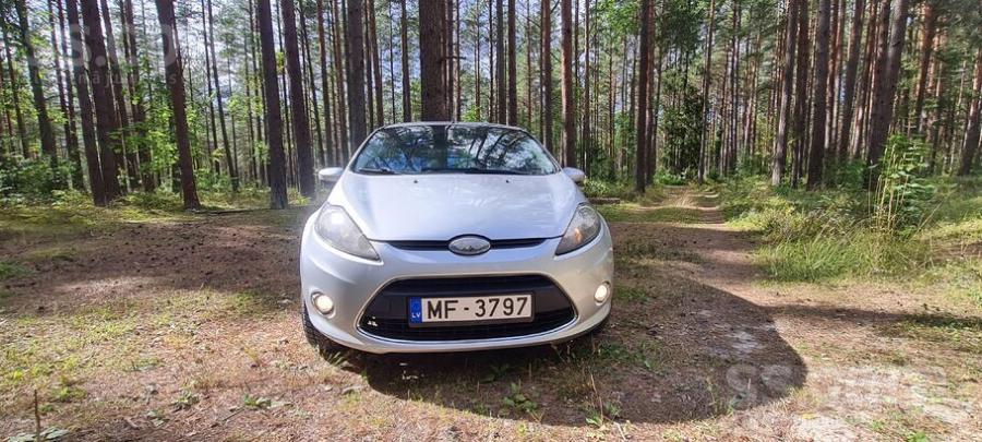 Grey Ford Fiesta 2010 in Riga, with an engine capacity of 1.60 L and mileage of 337 thousand km for 1750 €, photo 5 on AUTOMOTO.COM.LV