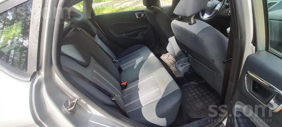 Grey Ford Fiesta 2010 in Riga, with an engine capacity of 1.60 L and mileage of 337 thousand km for 1750 €, photo 8 on AUTOMOTO.COM.LV