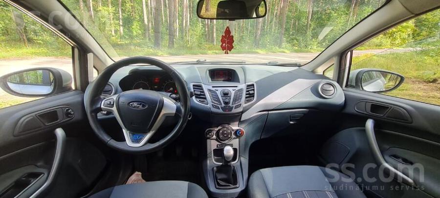 Grey Ford Fiesta 2010 in Riga, with an engine capacity of 1.60 L and mileage of 337 thousand km for 1750 €, photo 9 on AUTOMOTO.COM.LV