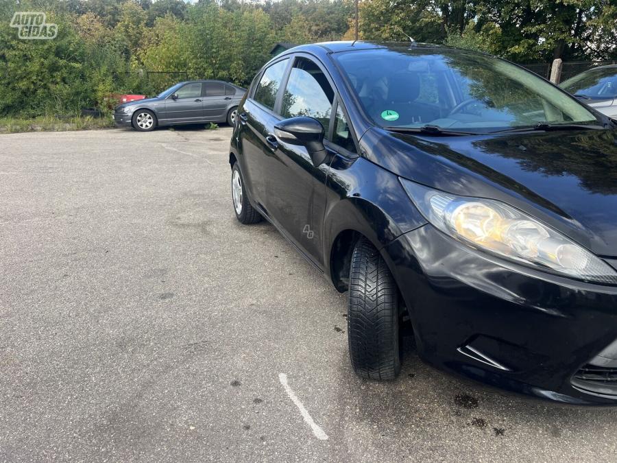 Grey Ford Fiesta 2010 in Siauliai, with an engine capacity of 1.20 L and mileage of 0 thousand km for 749 €, photo 4 on AUTOMOTO.COM.LV