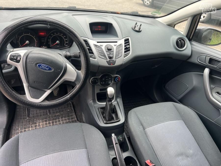 Grey Ford Fiesta 2010 in Siauliai, with an engine capacity of 1.20 L and mileage of 0 thousand km for 749 €, photo 12 on AUTOMOTO.COM.LV