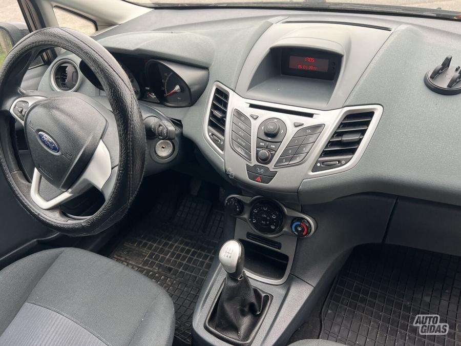 Grey Ford Fiesta 2010 in Siauliai, with an engine capacity of 1.20 L and mileage of 0 thousand km for 749 €, photo 14 on AUTOMOTO.COM.LV