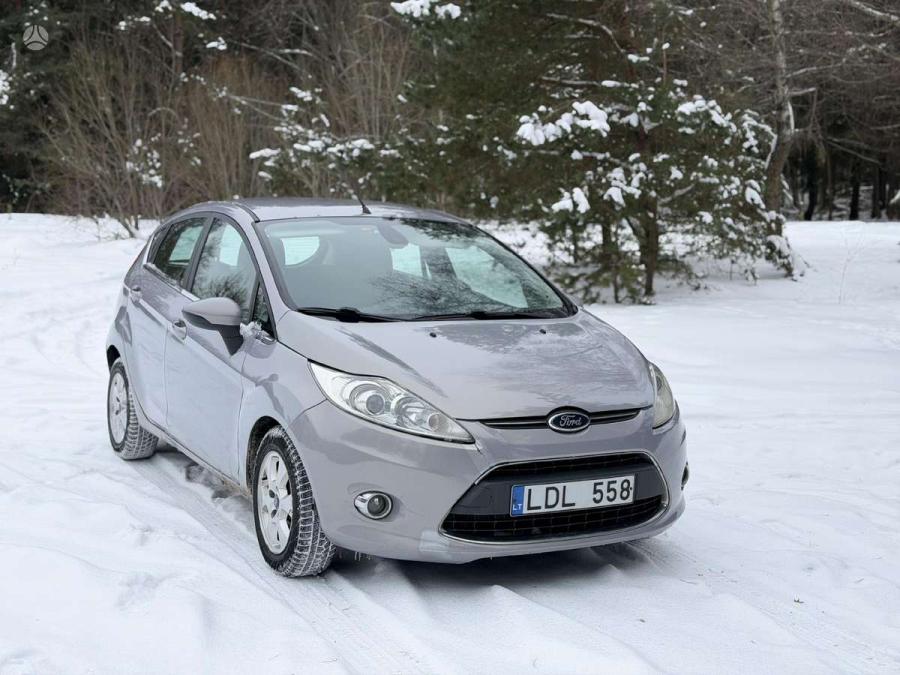 Grey Ford Fiesta 2011 in Vilnius, with an engine capacity of 1.60 L and mileage of 360 thousand km for 1450 €, photo 3 on AUTOMOTO.COM.LV