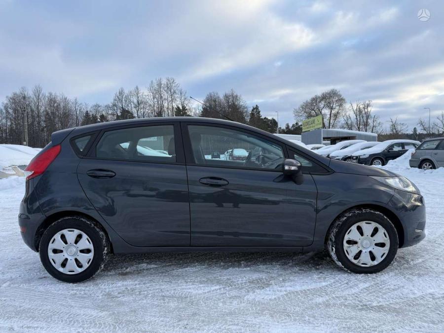 Grey Ford Fiesta 2011 in Utena, with an engine capacity of 1.40 L and mileage of 155 thousand km for 2100 €, photo 7 on AUTOMOTO.COM.LV