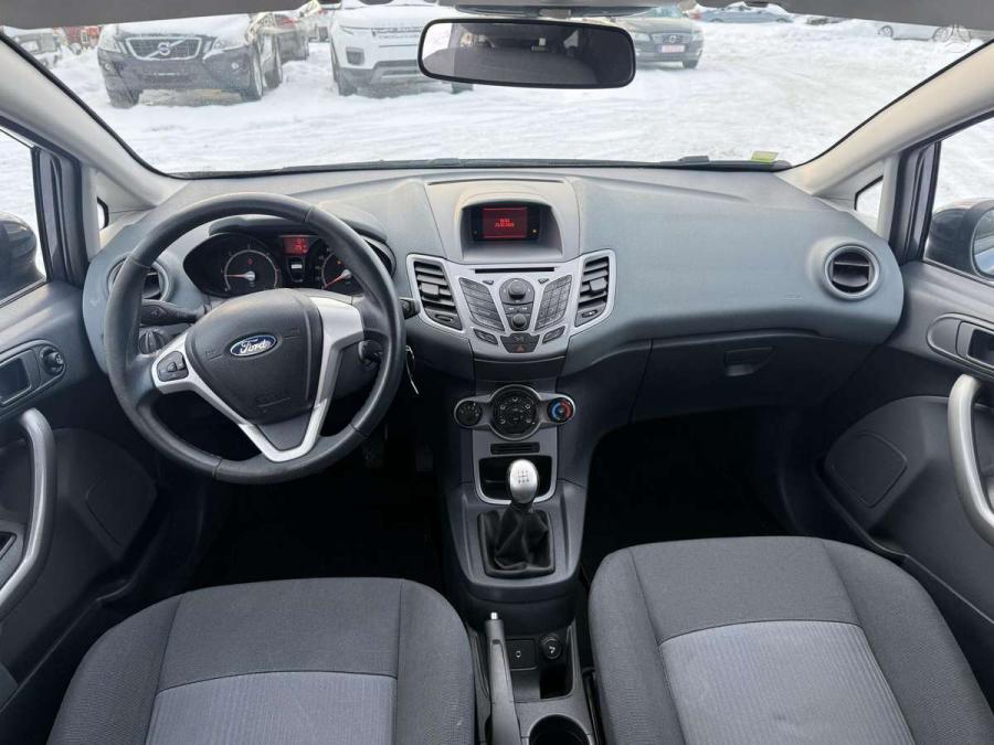 Grey Ford Fiesta 2011 in Utena, with an engine capacity of 1.40 L and mileage of 155 thousand km for 2100 €, photo 11 on AUTOMOTO.COM.LV