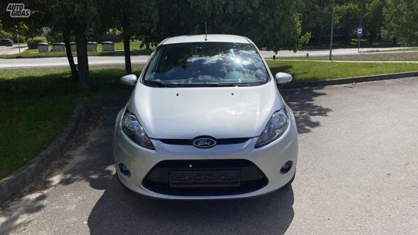Pelēks Ford Fiesta 2011 Vilkaviškis, ar dzinēja tilpumu 1.30 L un nobraukumu 199 tūkst. km par 3250 €, foto 3 vietnē AUTOMOTO.COM.LV