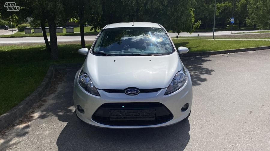 Pelēks Ford Fiesta 2011 Vilkaviškis, ar dzinēja tilpumu 1.30 L un nobraukumu 199 tūkst. km par 3250 €, foto 4 vietnē AUTOMOTO.COM.LV