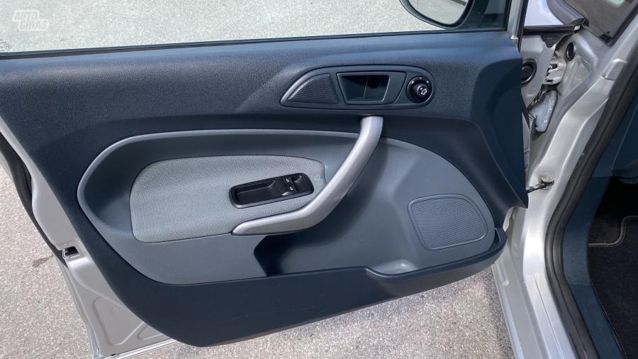 Pelēks Ford Fiesta 2011 Vilkaviškis, ar dzinēja tilpumu 1.30 L un nobraukumu 199 tūkst. km par 3250 €, foto 19 vietnē AUTOMOTO.COM.LV