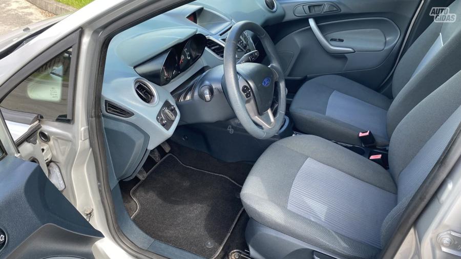 Pelēks Ford Fiesta 2011 Vilkaviškis, ar dzinēja tilpumu 1.30 L un nobraukumu 199 tūkst. km par 3250 €, foto 22 vietnē AUTOMOTO.COM.LV