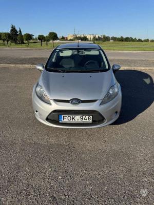 Pelēks Ford Fiesta 2011 Kauņa, ar dzinēja tilpumu 1.40 L un nobraukumu 248 tūkst. km par 2200 €, foto  vietnē AUTOMOTO.COM.LV
