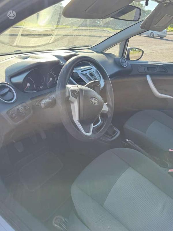 Grey Ford Fiesta 2011 in Kaunas, with an engine capacity of 1.40 L and mileage of 248 thousand km for 2200 €, photo 9 on AUTOMOTO.COM.LV