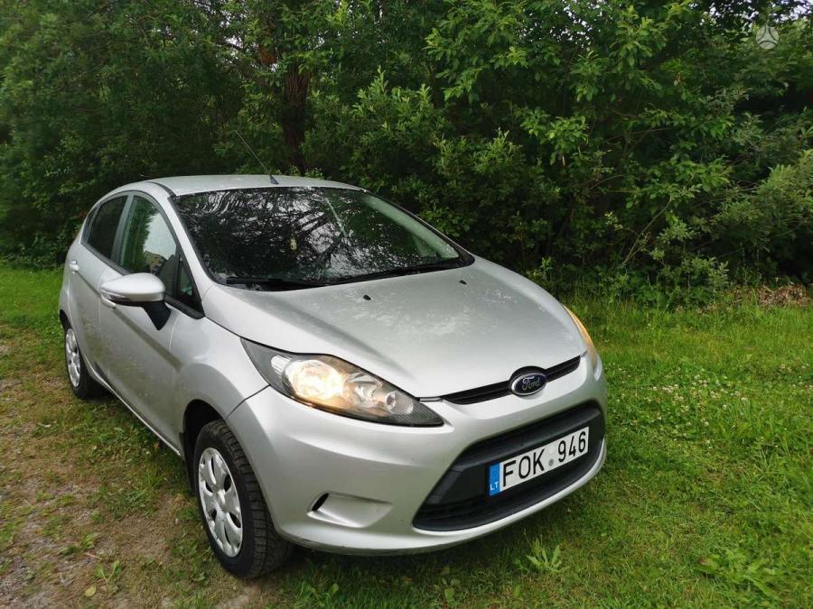 Grey Ford Fiesta 2011 in Birzai, with an engine capacity of 1.40 L and mileage of 248 thousand km for 2100 €, photo 1 on AUTOMOTO.COM.LV