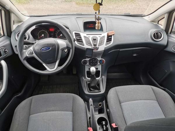 Grey Ford Fiesta 2011 in Birzai, with an engine capacity of 1.40 L and mileage of 248 thousand km for 2100 €, photo 3 on AUTOMOTO.COM.LV