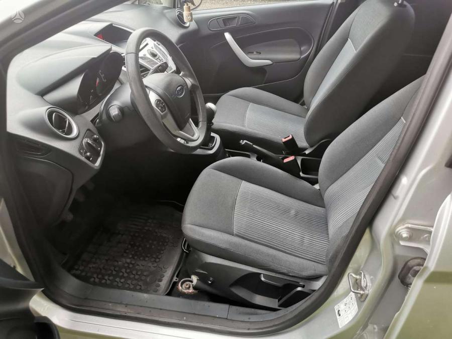Grey Ford Fiesta 2011 in Birzai, with an engine capacity of 1.40 L and mileage of 248 thousand km for 2100 €, photo 9 on AUTOMOTO.COM.LV