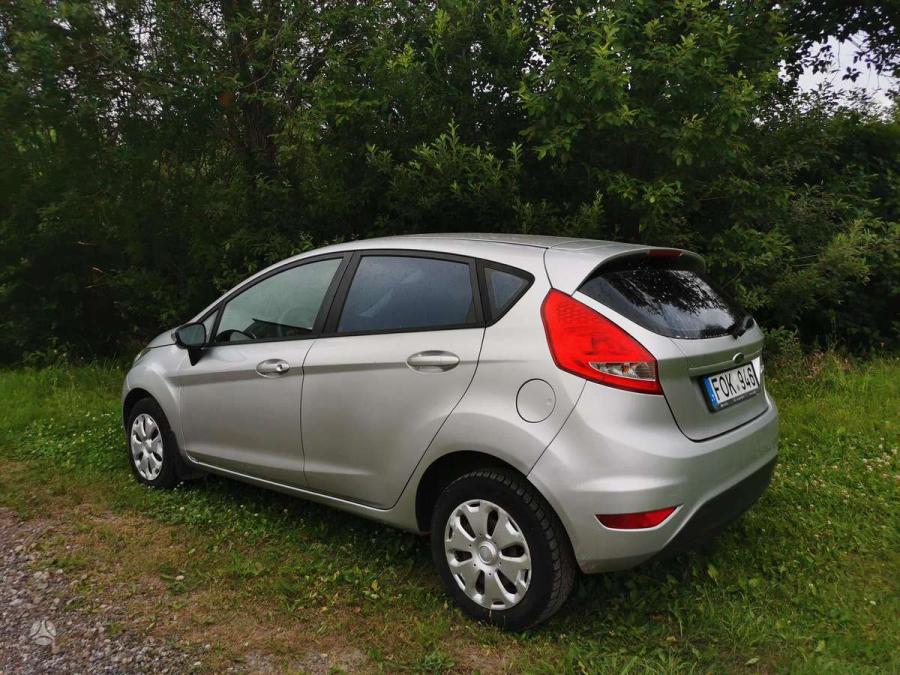 Grey Ford Fiesta 2011 in Birzai, with an engine capacity of 1.40 L and mileage of 248 thousand km for 2100 €, photo 14 on AUTOMOTO.COM.LV
