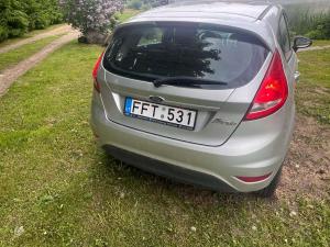 Pelēks Ford Fiesta 2011 Trakai, ar dzinēja tilpumu 1.24 L un nobraukumu 190 tūkst. km par 2050 €, foto 3 vietnē AUTOMOTO.COM.LV