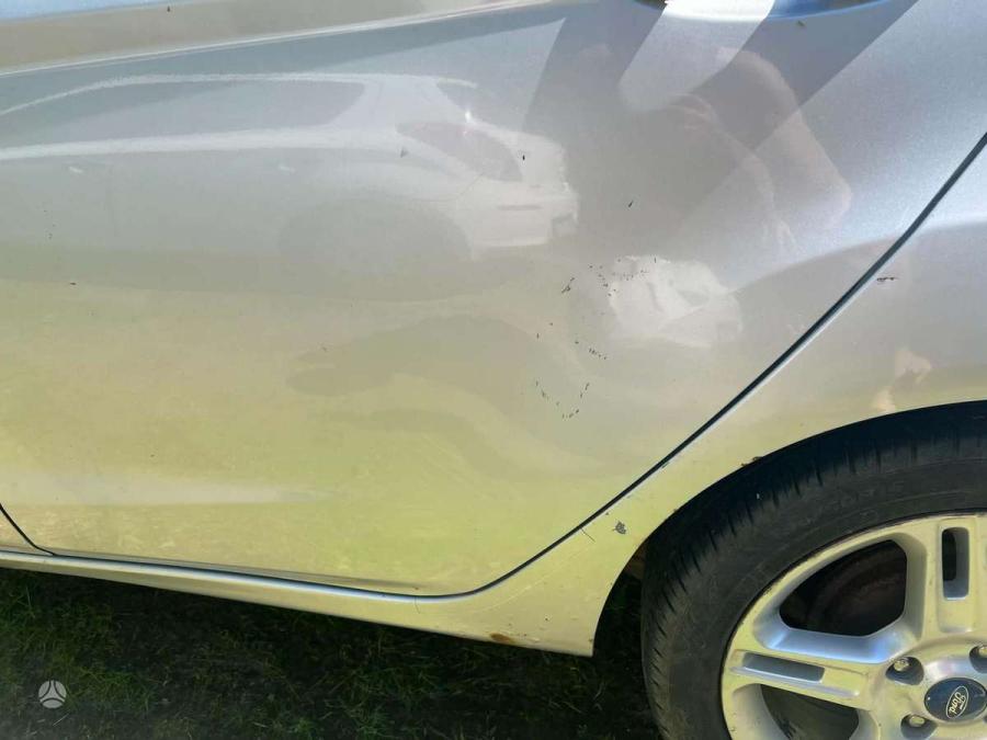 Pelēks Ford Fiesta 2011 Trakai, ar dzinēja tilpumu 1.24 L un nobraukumu 190 tūkst. km par 2050 €, foto 20 vietnē AUTOMOTO.COM.LV