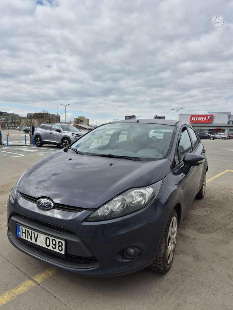 Pelēks Ford Fiesta 2011 Viļņa, ar dzinēja tilpumu 1.40 L un nobraukumu 200 tūkst. km par 2200 €, foto 3 vietnē AUTOMOTO.COM.LV