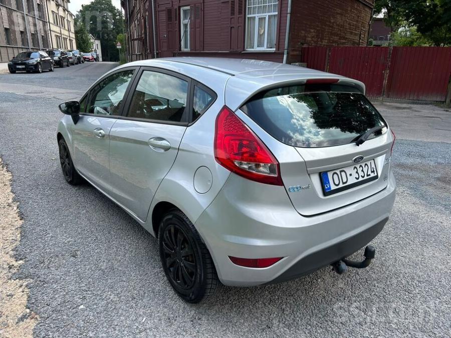 Pelēks Ford Fiesta 2011 Rīga, ar dzinēja tilpumu 1.60 L un nobraukumu 170 tūkst. km par 3500 €, foto 5 vietnē AUTOMOTO.COM.LV