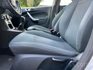 Pelēks Ford Fiesta 2011 Rīga, ar dzinēja tilpumu 1.60 L un nobraukumu 170 tūkst. km par 3500 €, foto 9 vietnē AUTOMOTO.COM.LV