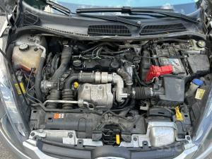 Pelēks Ford Fiesta 2011 Rīga, ar dzinēja tilpumu 1.60 L un nobraukumu 170 tūkst. km par 3500 €, foto 14 vietnē AUTOMOTO.COM.LV