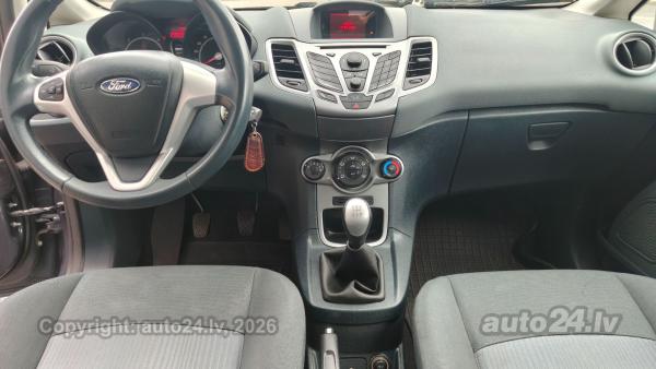 Grey Ford Fiesta 2011 in Parnu, with an engine capacity of 1.40 L and mileage of 256 thousand km for 3800 €, photo 10 on AUTOMOTO.COM.LV