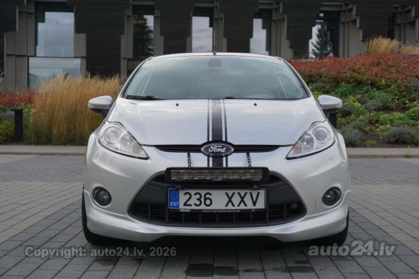 Pelēks Ford Fiesta 2011 Tallina, ar dzinēja tilpumu 1.60 L un nobraukumu 346 tūkst. km par 3100 €, foto 3 vietnē AUTOMOTO.COM.LV