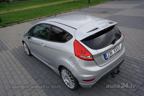 Pelēks Ford Fiesta 2011 Tallina, ar dzinēja tilpumu 1.60 L un nobraukumu 346 tūkst. km par 3100 €, foto 11 vietnē AUTOMOTO.COM.LV