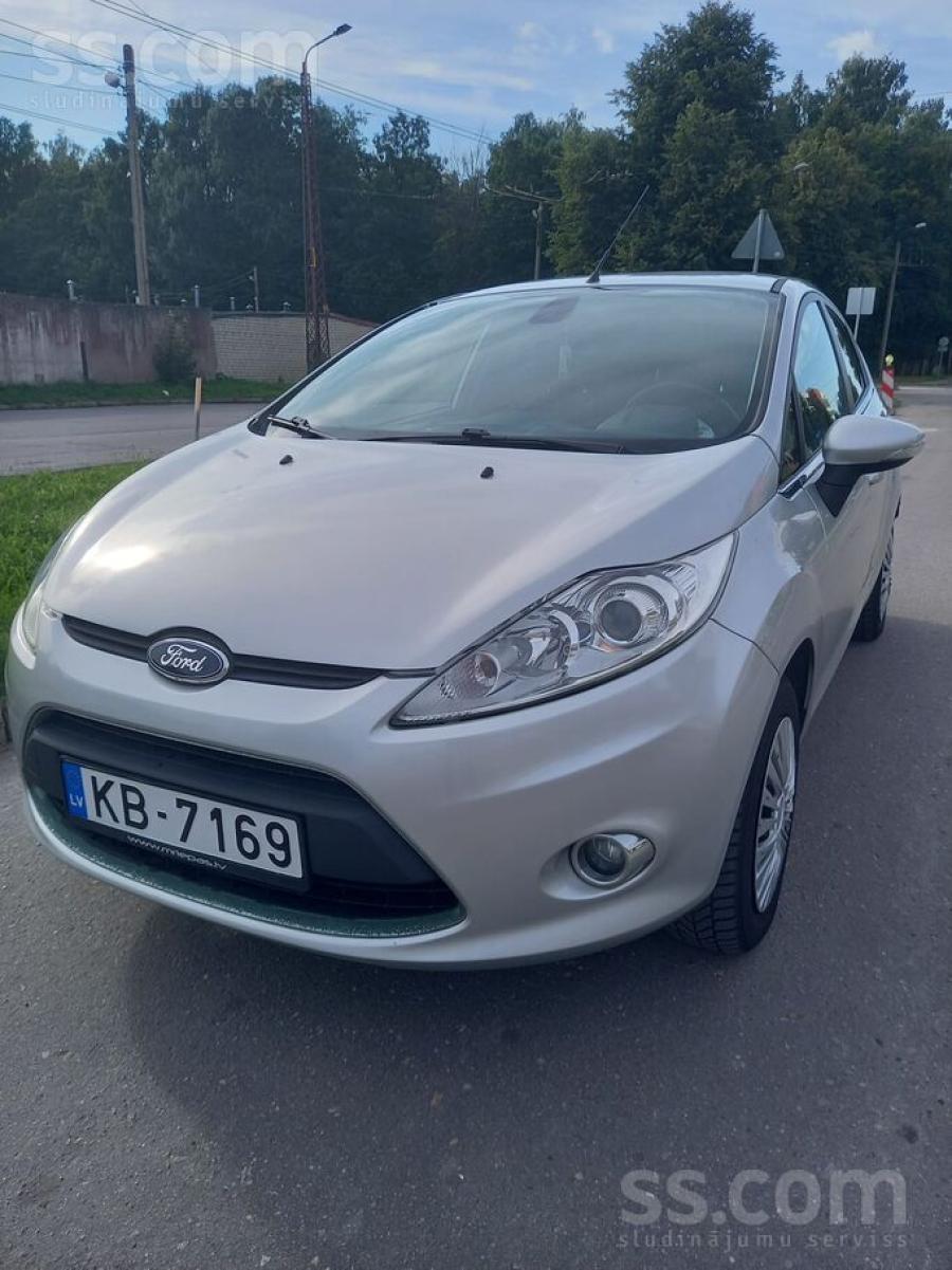 Pelēks Ford Fiesta 2011 Rīga, ar dzinēja tilpumu 1.60 L un nobraukumu 118 tūkst. km par 2200 €, foto 1 vietnē AUTOMOTO.COM.LV