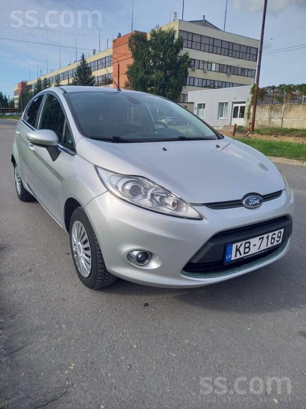 Grey Ford Fiesta 2011 in Riga, with an engine capacity of 1.60 L and mileage of 118 thousand km for 2200 €, photo 5 on AUTOMOTO.COM.LV