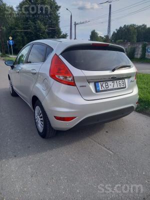 Pelēks Ford Fiesta 2011 Rīga, ar dzinēja tilpumu 1.60 L un nobraukumu 118 tūkst. km par 2200 €, foto 7 vietnē AUTOMOTO.COM.LV