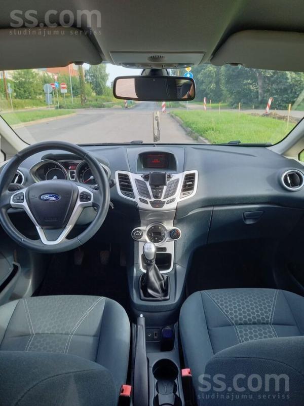 Grey Ford Fiesta 2011 in Riga, with an engine capacity of 1.60 L and mileage of 118 thousand km for 2200 €, photo 11 on AUTOMOTO.COM.LV