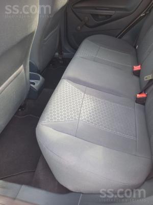 Pelēks Ford Fiesta 2011 Rīga, ar dzinēja tilpumu 1.60 L un nobraukumu 118 tūkst. km par 2200 €, foto 12 vietnē AUTOMOTO.COM.LV