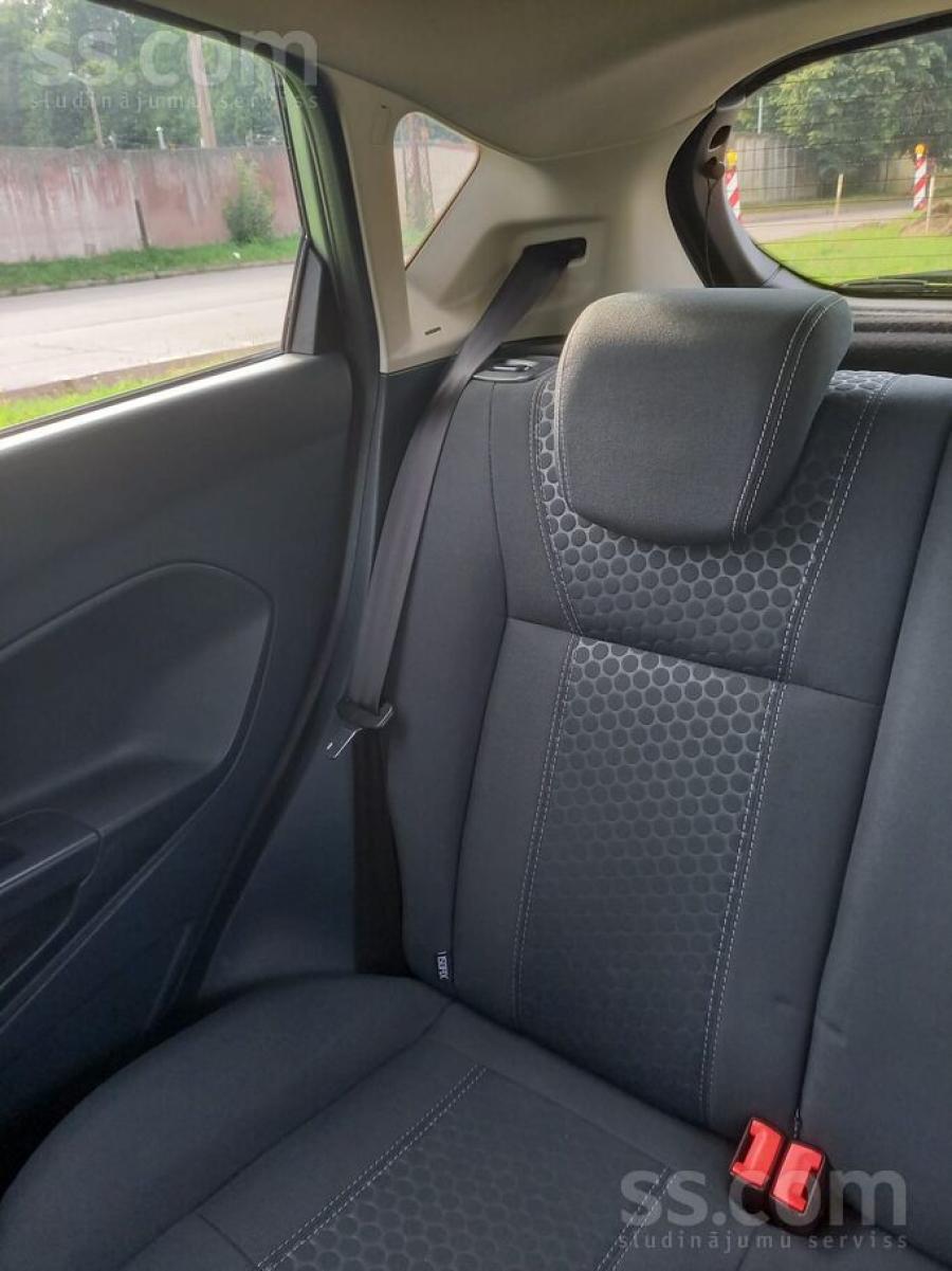 Pelēks Ford Fiesta 2011 Rīga, ar dzinēja tilpumu 1.60 L un nobraukumu 118 tūkst. km par 2200 €, foto 20 vietnē AUTOMOTO.COM.LV