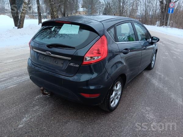 Pelēks Ford Fiesta 2012 Ogre, ar dzinēja tilpumu 1.30 L un nobraukumu 0 tūkst. km par 3000 €, foto 5 vietnē AUTOMOTO.COM.LV