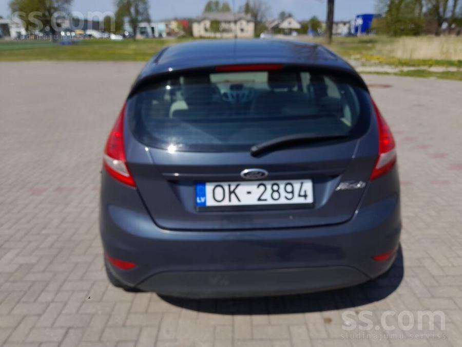 Grey Ford Fiesta 2012 in Valmiera, with an engine capacity of 1.20 L and mileage of 219 thousand km for 2800 €, photo 6 on AUTOMOTO.COM.LV