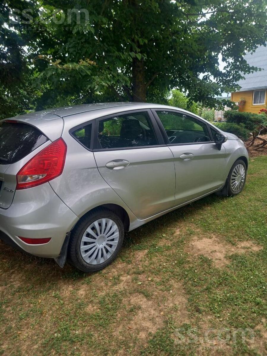 Grey Ford Fiesta 2012 in Bauska, with an engine capacity of 1.20 L and mileage of 160 thousand km for 2025 €, photo 1 on AUTOMOTO.COM.LV