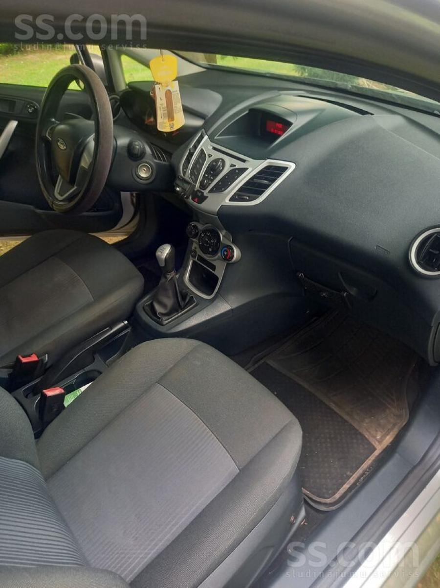 Grey Ford Fiesta 2012 in Bauska, with an engine capacity of 1.20 L and mileage of 160 thousand km for 2025 €, photo 3 on AUTOMOTO.COM.LV