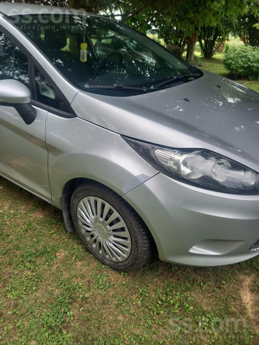 Grey Ford Fiesta 2012 in Bauska, with an engine capacity of 1.20 L and mileage of 160 thousand km for 2025 €, photo 5 on AUTOMOTO.COM.LV