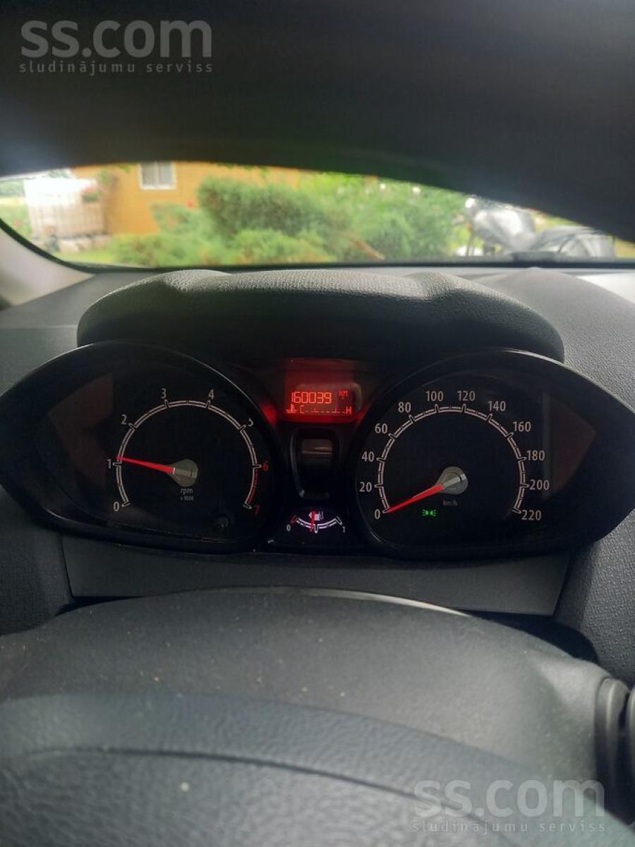 Grey Ford Fiesta 2012 in Bauska, with an engine capacity of 1.20 L and mileage of 160 thousand km for 2025 €, photo 9 on AUTOMOTO.COM.LV