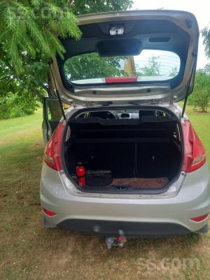 Grey Ford Fiesta 2012 in Bauska, with an engine capacity of 1.20 L and mileage of 160 thousand km for 2025 €, photo 10 on AUTOMOTO.COM.LV